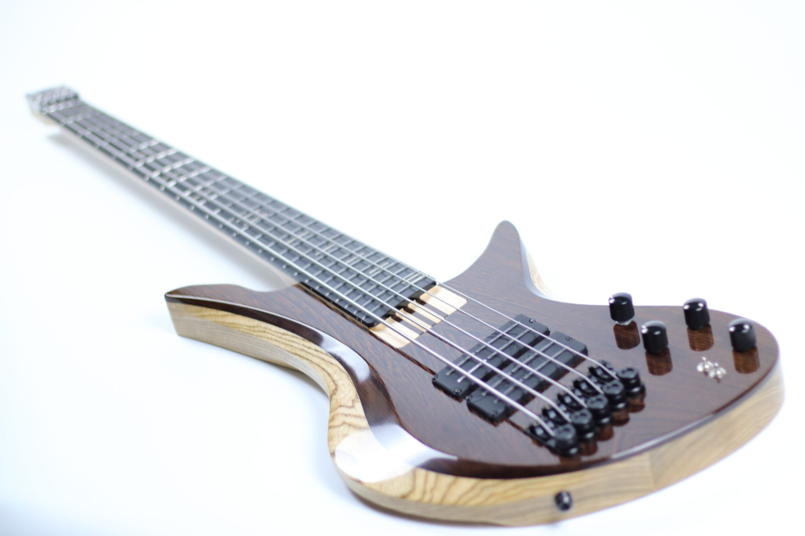 Headless Guitars & Bass | Handmade in Germany | Henrix Guitars
